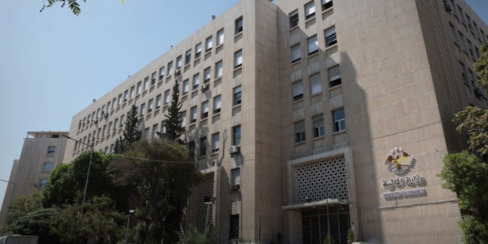 وزارة المالية تعلن عن تعليمات وموعد صرف زيادة أجور العاملين - 963+